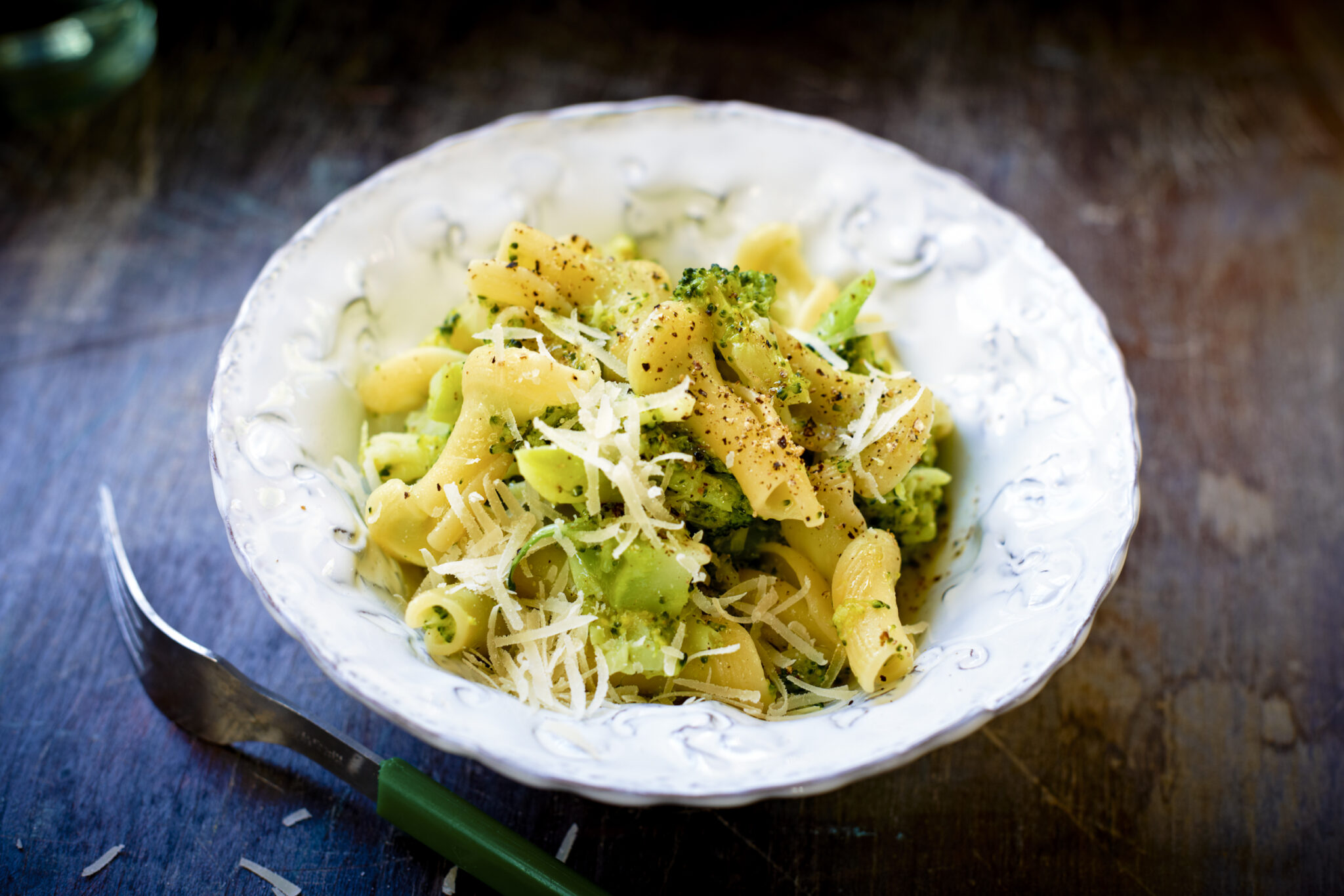 Pasta med broccoli och parmesan | Recept - Zeta