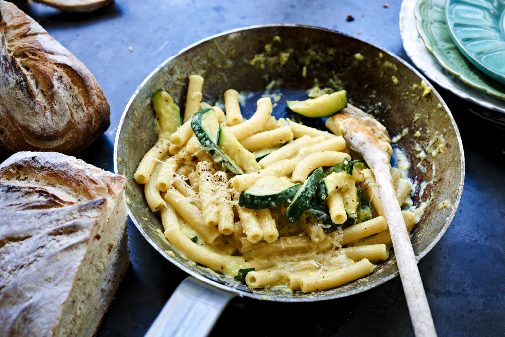 Vegetarisk carbonara med zucchini | Recept - Zeta