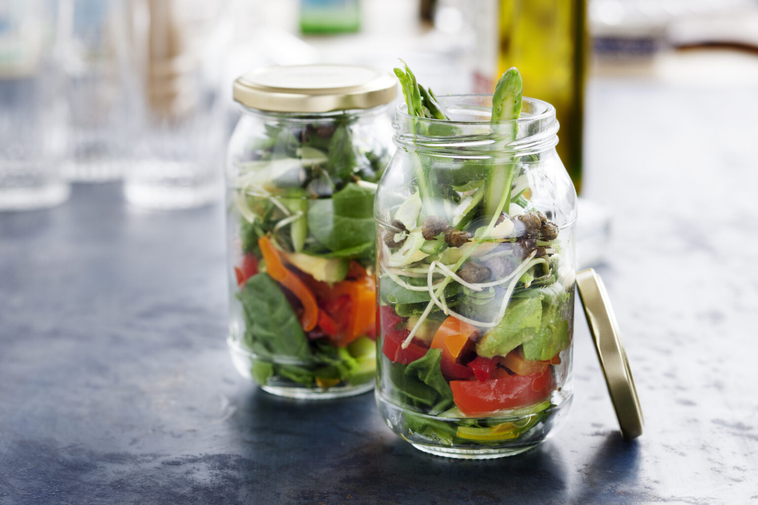 Sallad i burk med avocado och sparris | Recept - Zeta