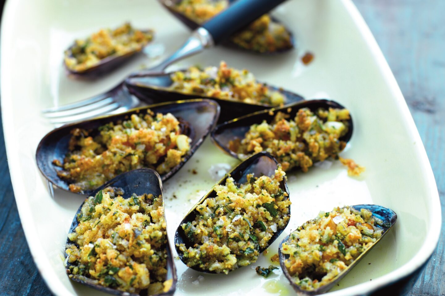 Gratinerade musslor med parmesan och vitlök | Recept - Zeta