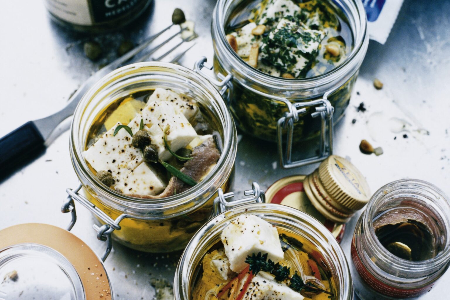 Marinerad fetaost i tre olika smaker | Recept - Zeta