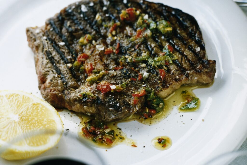 Grillad entrecote med chili- och vitlöksolja | Recept - Zeta
